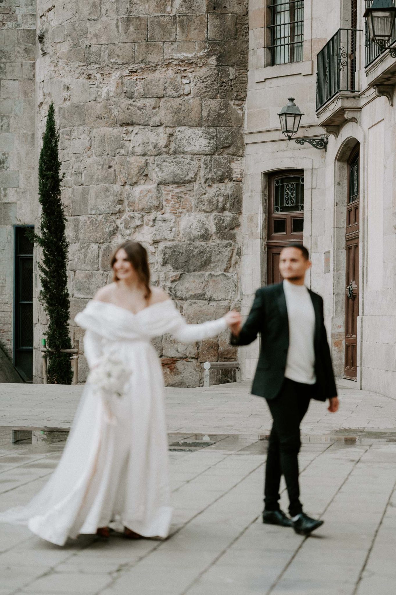 Kristina and Nevin - Barcelona City Elopement Inspiration - Laura ...